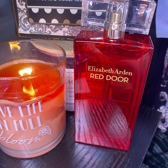 Elizabeth Arden | Other | Elizabeth Arden Red Door Perfume Vibrant Red ...